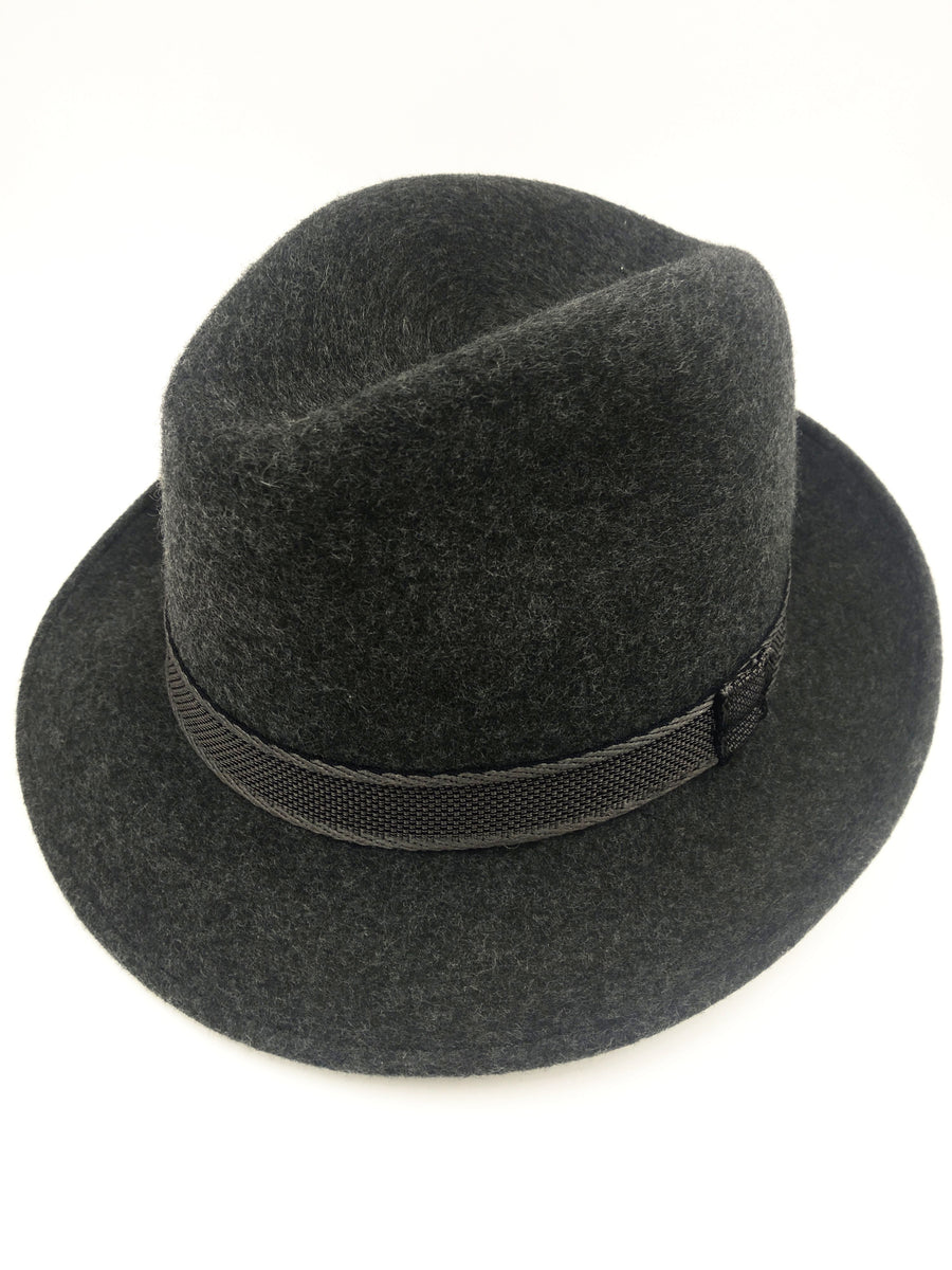 Fernandez and Roche hat model Ara – El triunfo Velayos